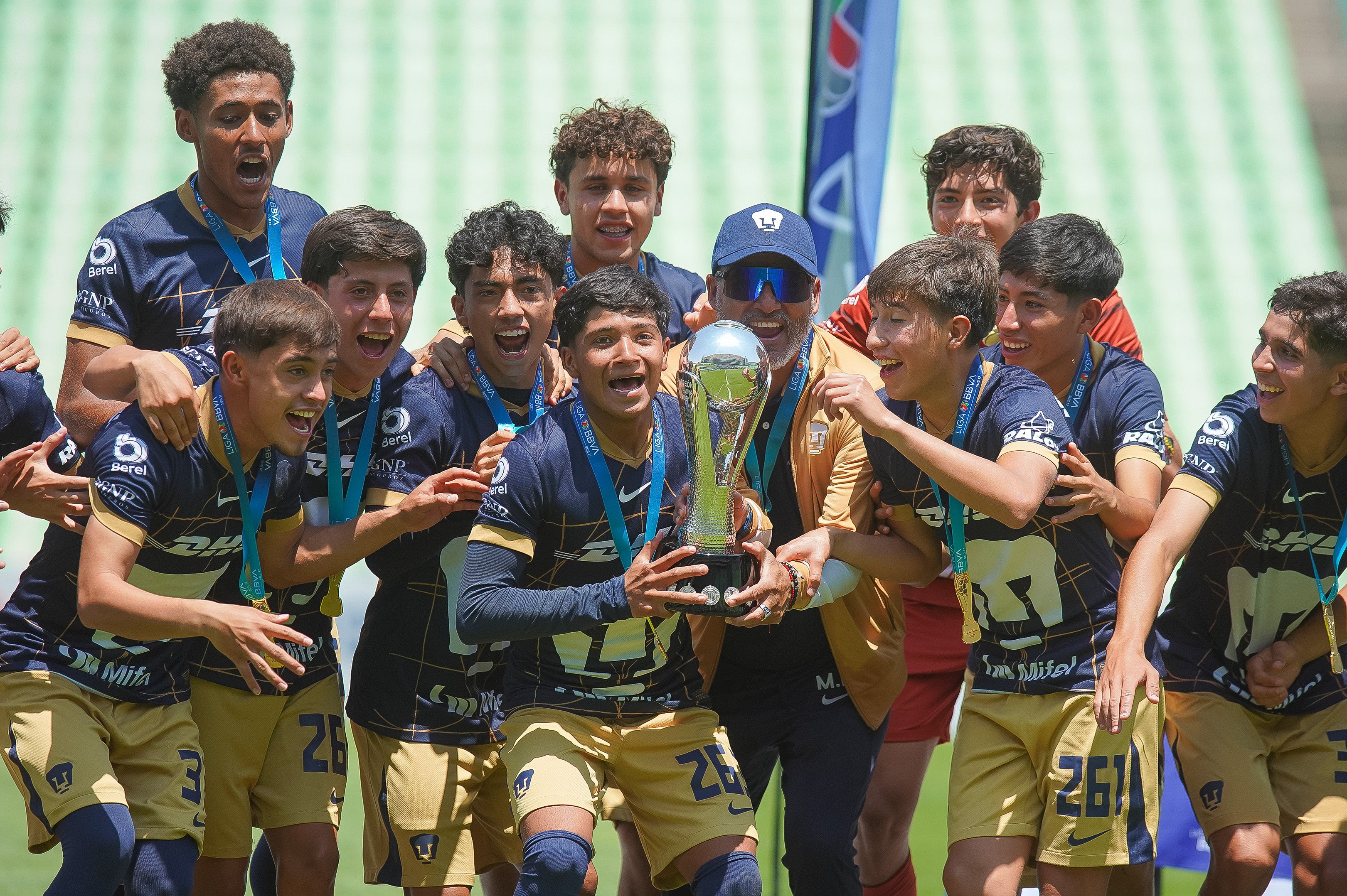¡Campeones! Pumas Sub 17 se corona tras vencer a Santos Laguna